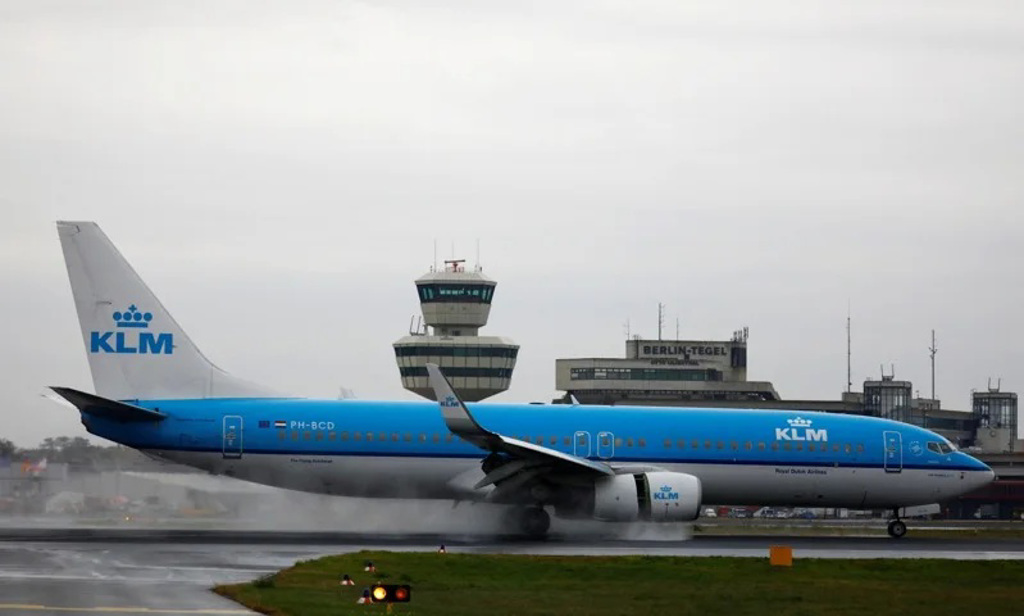www.haiwaiwai.com荷兰航空波音737-800客机衝出跑道事件